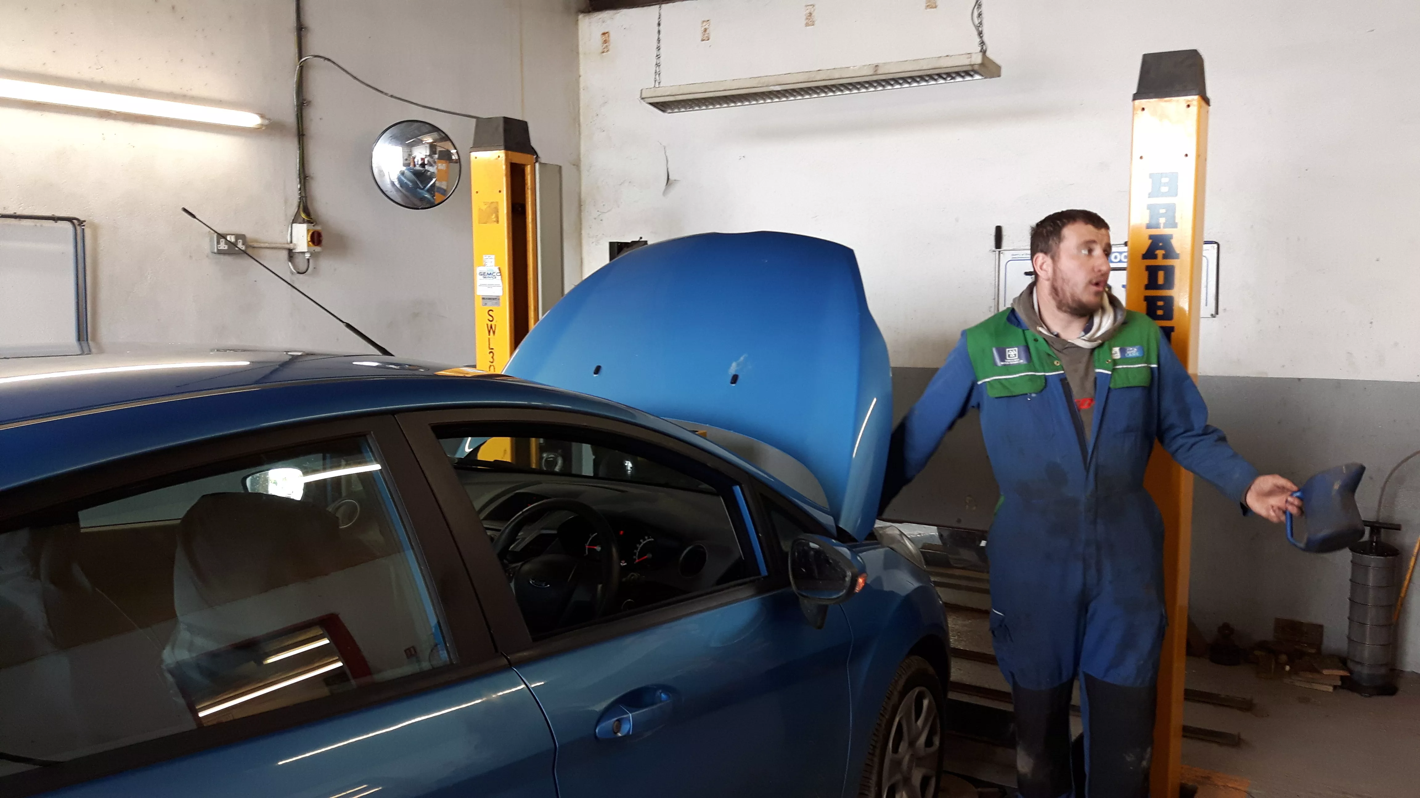 Approved Garages | TOMOS REES MOTOR REPAIRS LTD